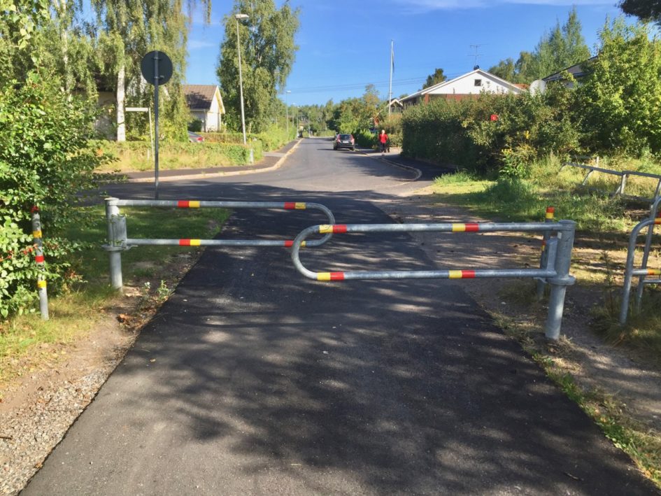 Vägspärrar på gång- och cykelbana